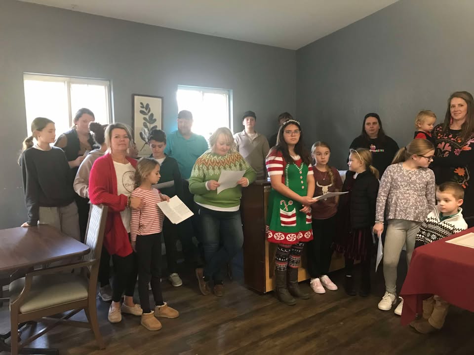 Organ Cave 4H Helpers deliver gifts to nursing home residents – The Real WV